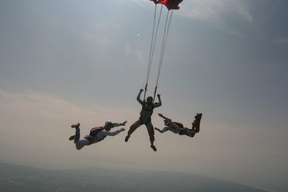 AFF Accelerated Freefall parachutespring (Skydive) opleiding op Texel