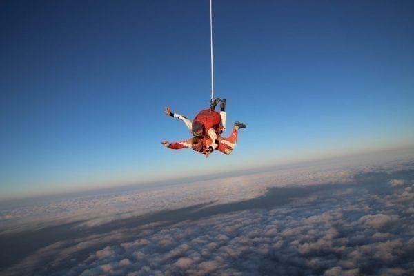 Tandem Parachutespringen (Skydive) Hoogste in Nederland: 13.000ft.