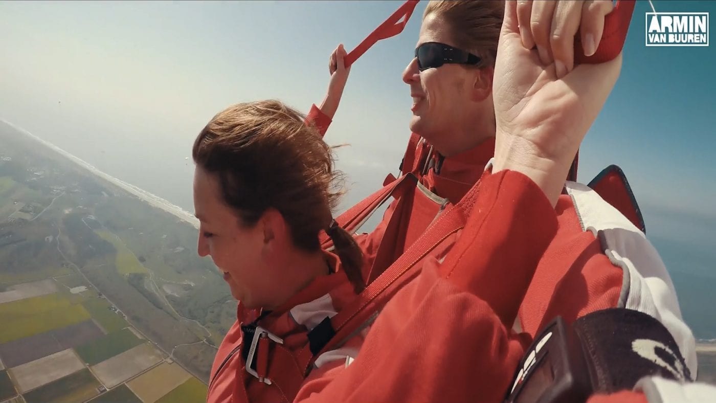 Tandem Parachutespringen (Skydive) Hoogste in Nederland: 13.000ft.