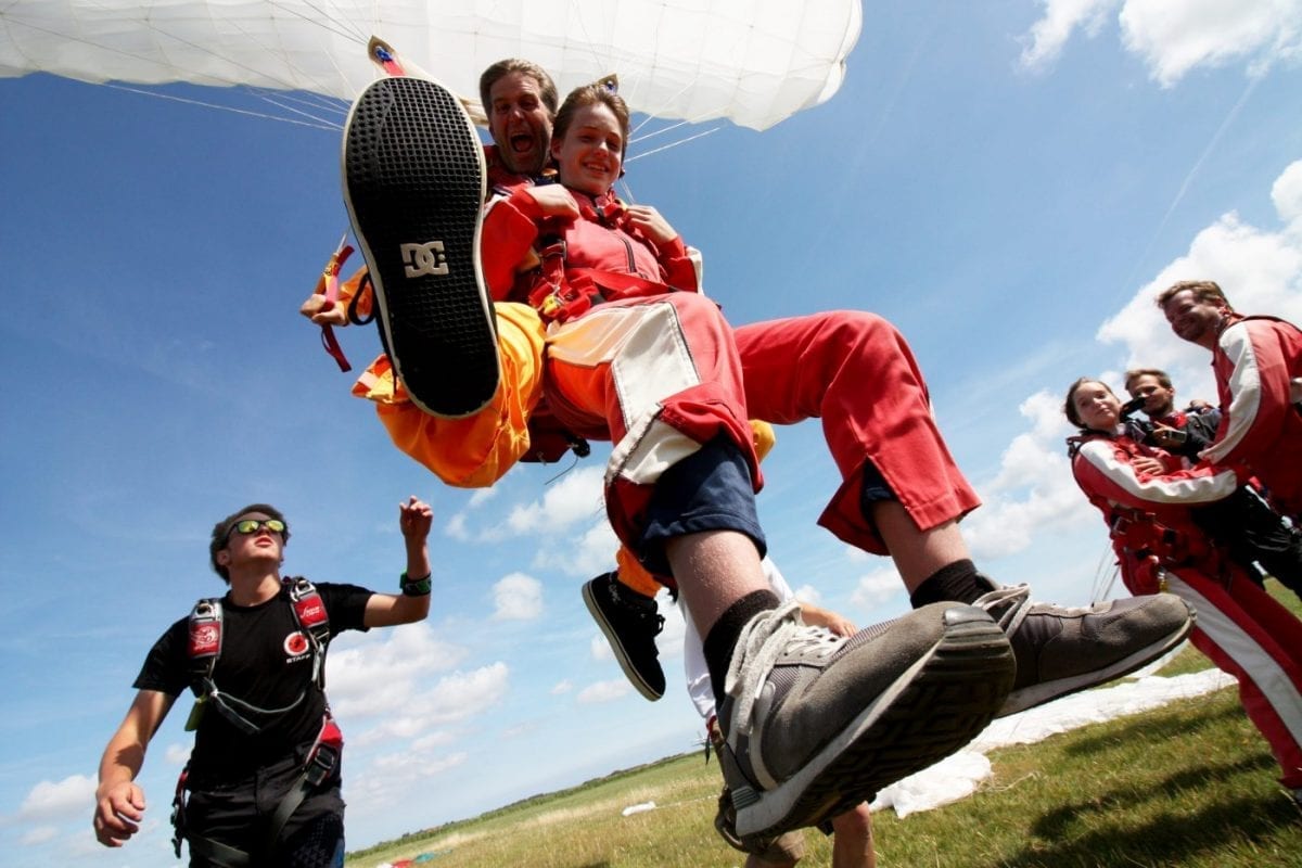 Tandem Parachutespringen (Skydive) Hoogste in Nederland: 13.000ft.